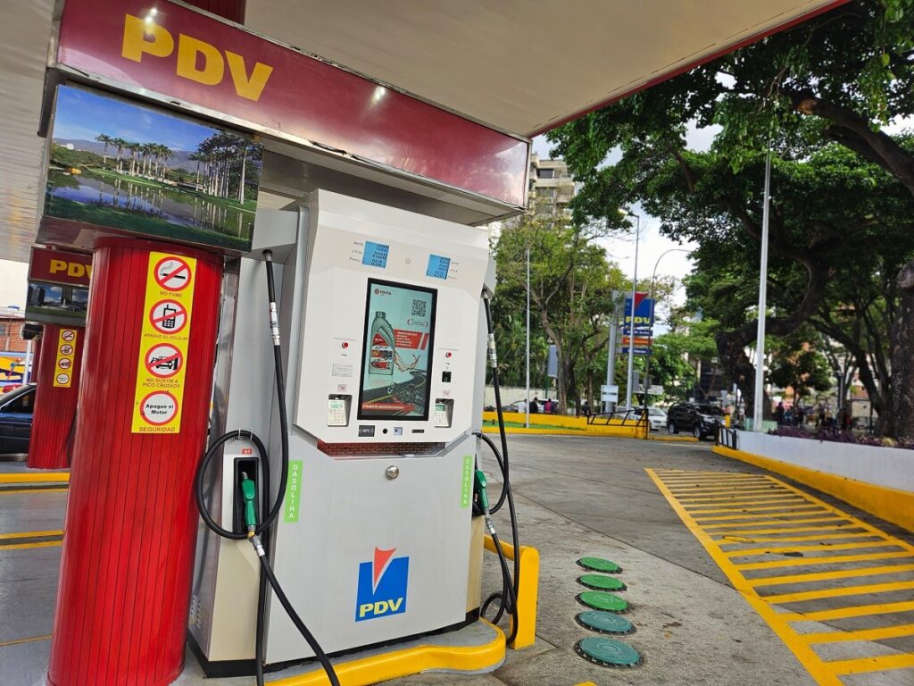 PDVSA installs new digital gasoline pumps