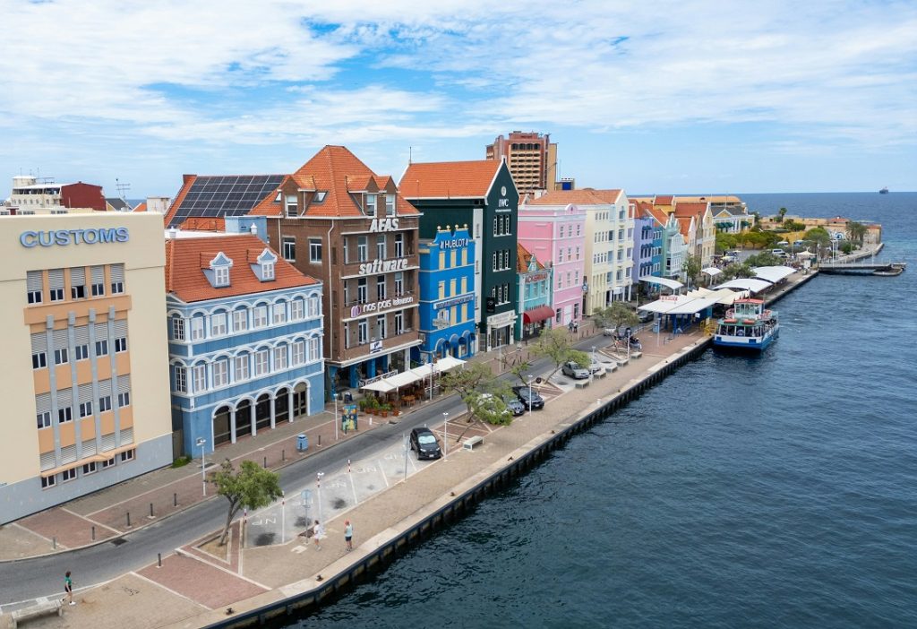 Curaçao considers eliminating visa requirements for Venezuelan citizens ...